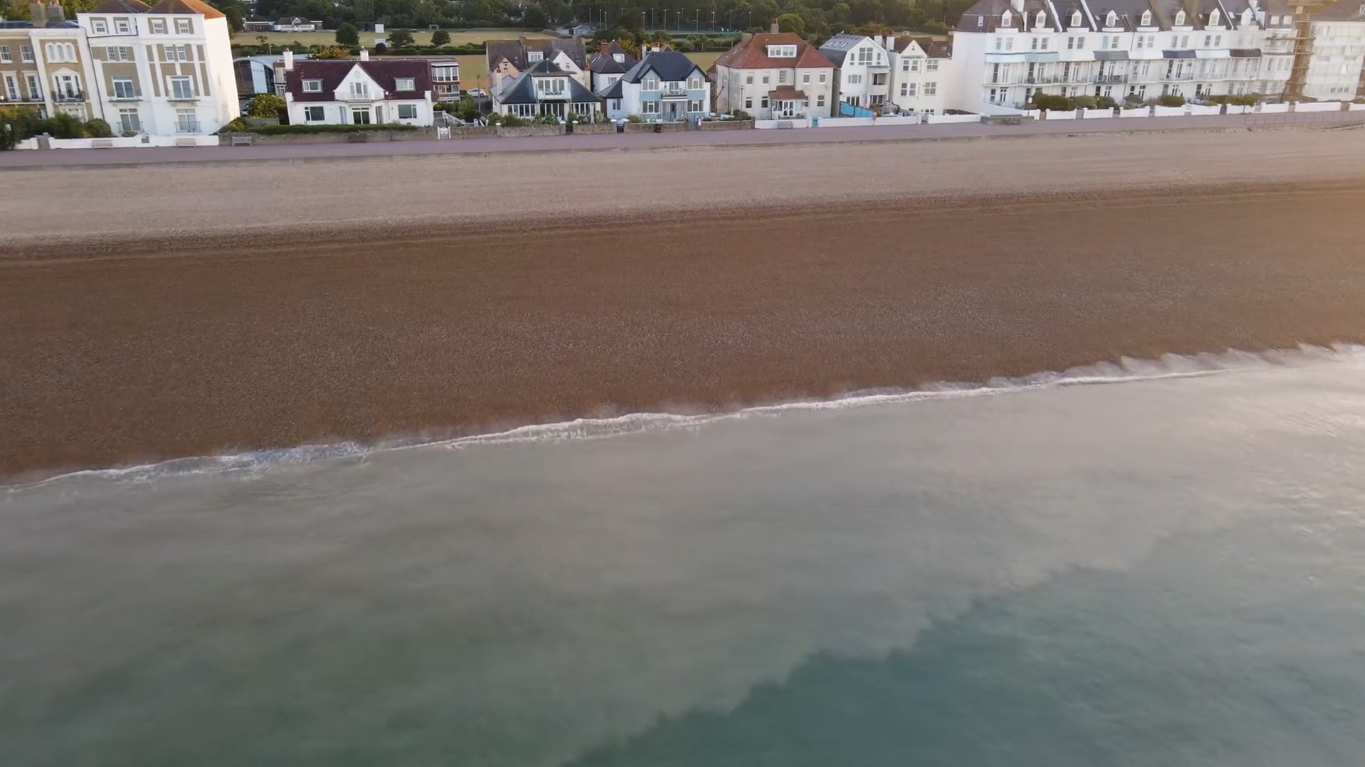 Hythe Beach - The Beach Escapes